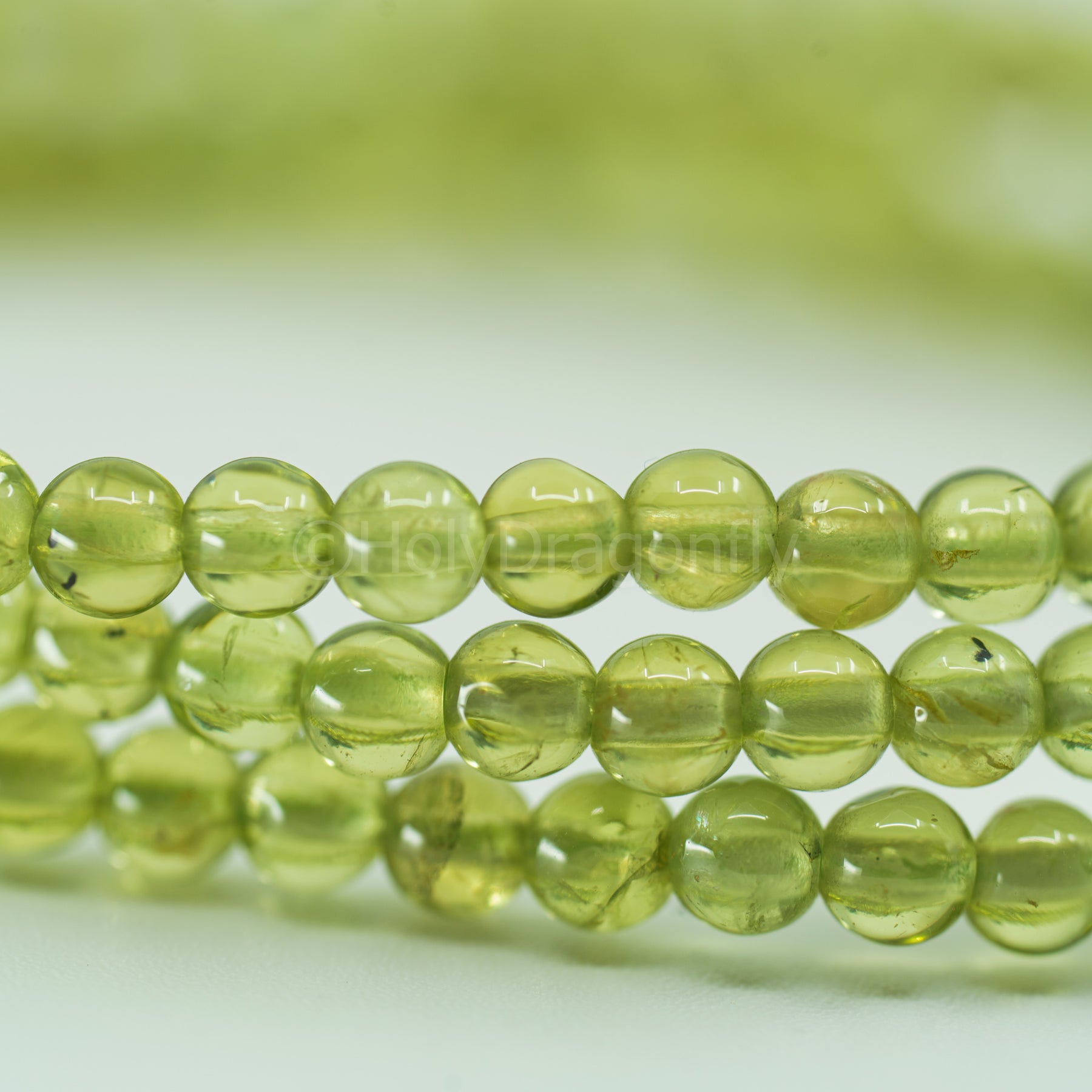 Peridotas-Chrizolitas apyrankė "4mm"- Holy Dragonfly